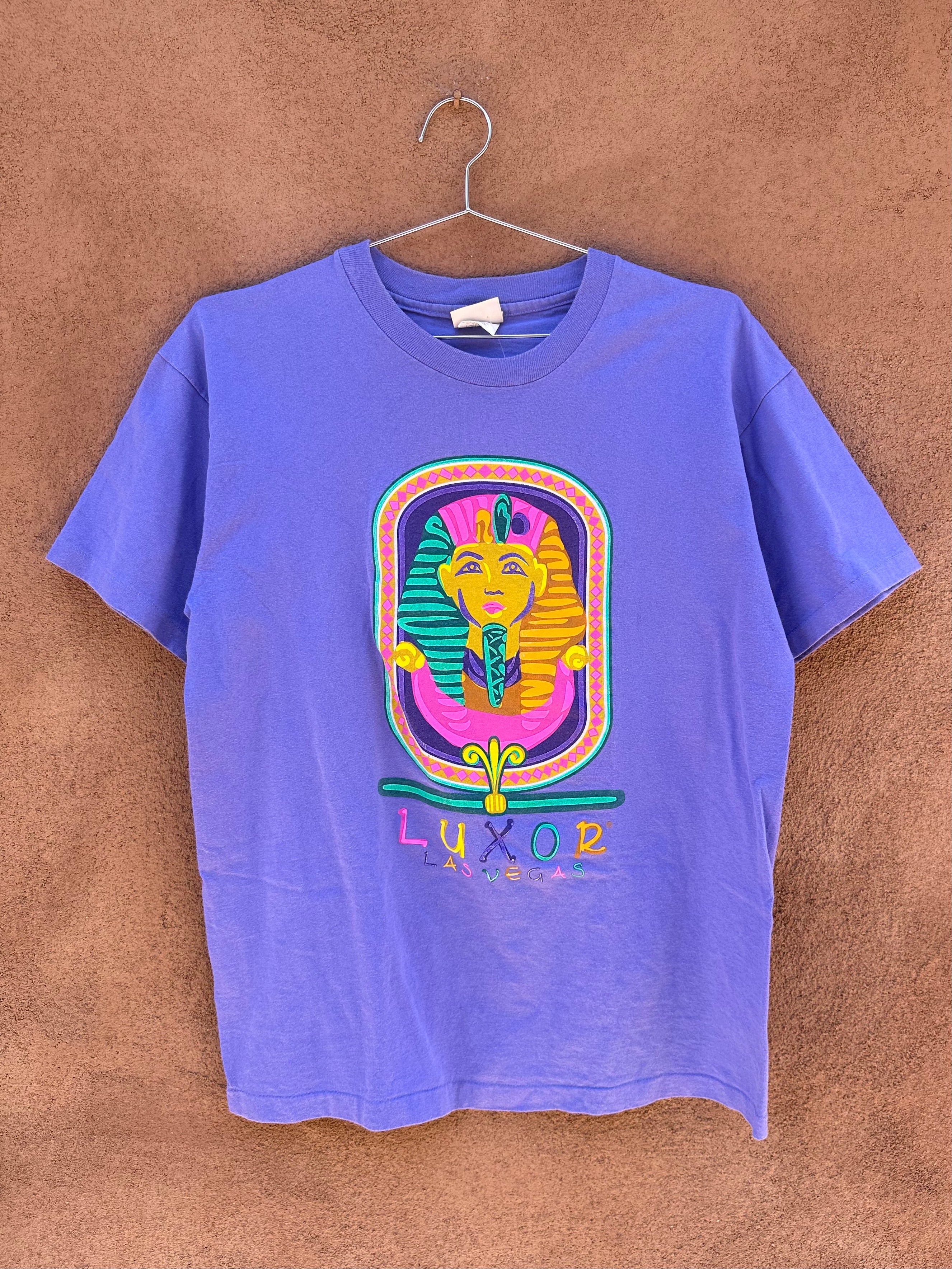 Vintage Violet Luxor Las Vegas T-shirt – DESERT MOSS VINTAGE