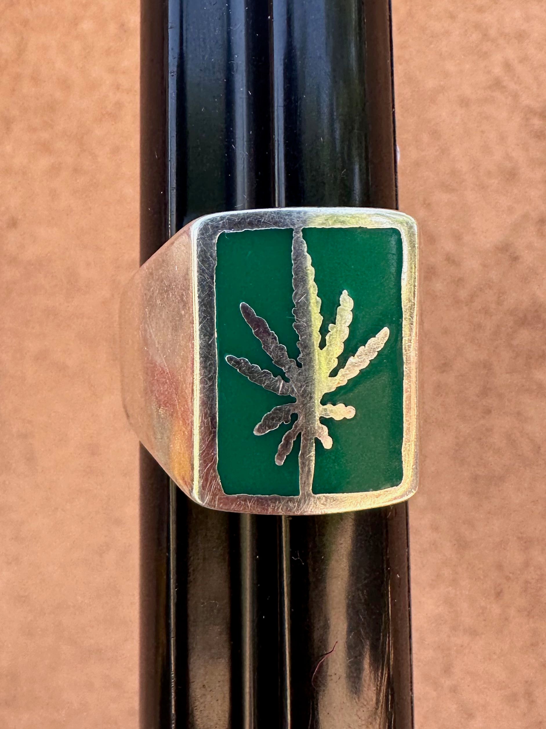 Marijuana Leaf Ring (Weeeed Maaaan) – DESERT MOSS VINTAGE
